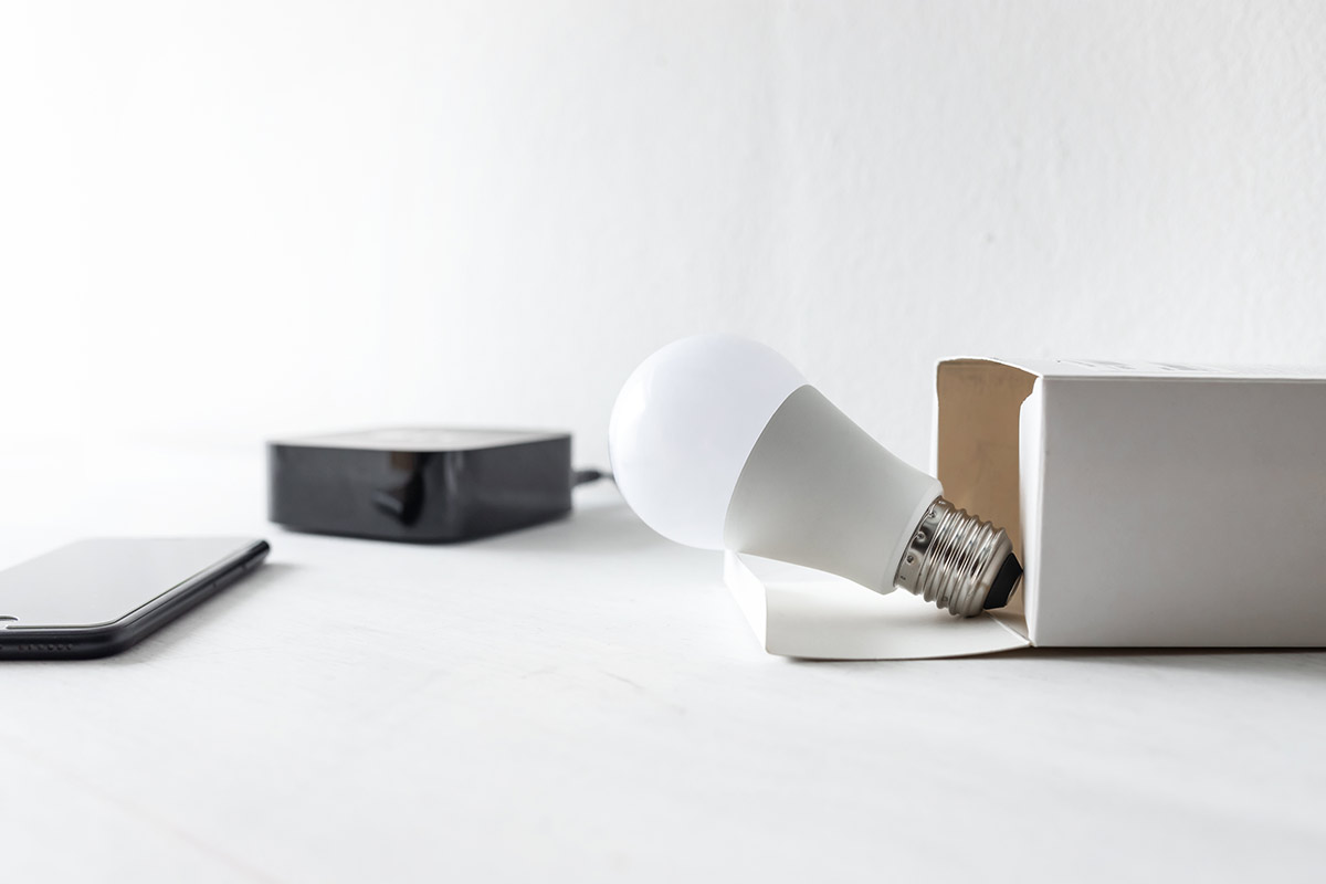 4 Reasons to Try Smart Light Bulbs | Best Pick Reports
