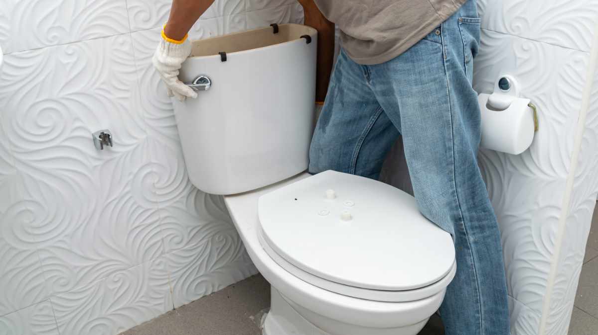 When To Replace a Toilet | Best Pick Reports